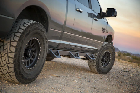 Raptor Series RTW410TY Magnum RT Wheel to Wheel Drop Steps Black ...