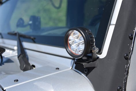 DV8 Offroad R3.5E16W3W 3.5 Inch Round LED Light | Spot Pattern