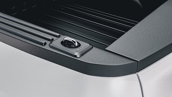 Bull Ring USA 4001-XT-HC-6 Raised Fit Retractable