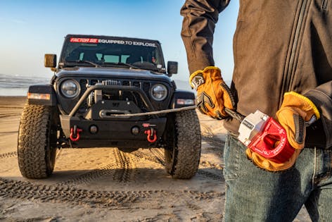 Factor 55 00080-02 Flatlink E Expert Winch Shackle Mount -- Blue