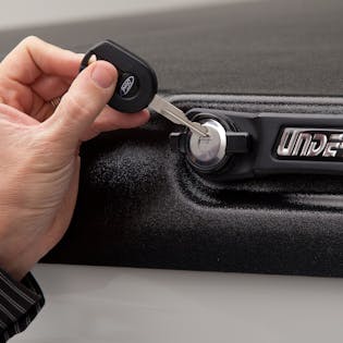 UnderCover UC2158 Elite 15-20 F150 5'7" - Blk Txt