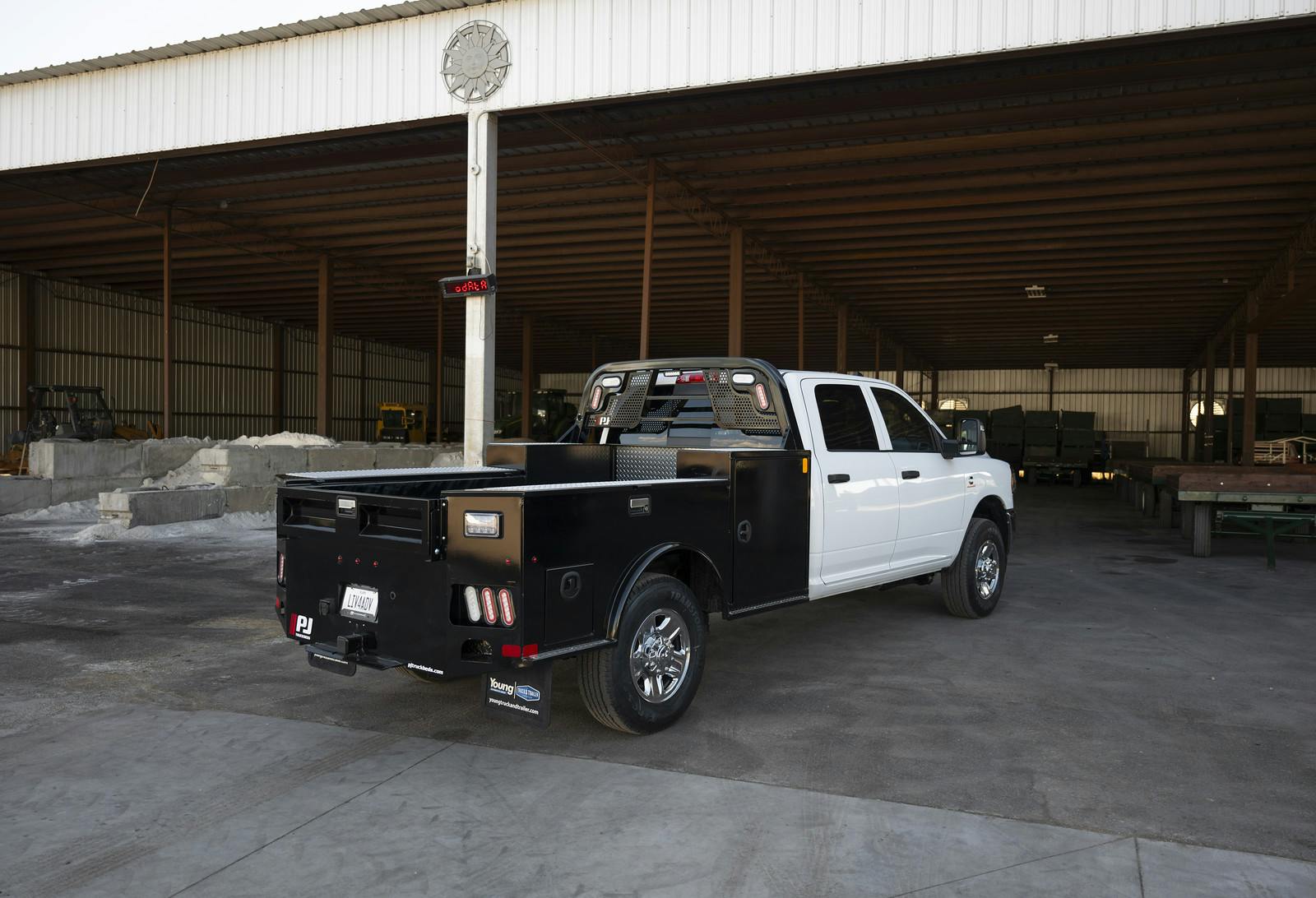 Truck Beds & Accessories: Aluminum and Steel Truck Bed Options